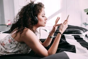 How to Fix Static Sound in Headphones and Speakers - Audio MAV