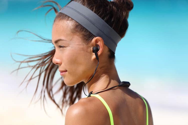 18 Tips on How to Keep Earbuds from Falling Out (Photos) - Audio MAV